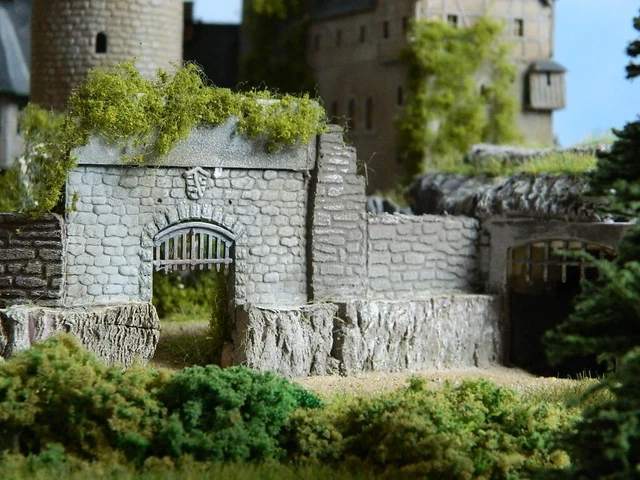 MODELLBAU, MODELLEISENBAHN, H0, Burg Diorama 62cm x 47cm EUR 444,00 ...