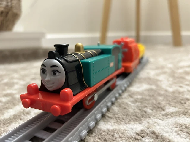 TRACKMASTER THOMAS THE Tank Engine battery train Gina full set £12.00 ...