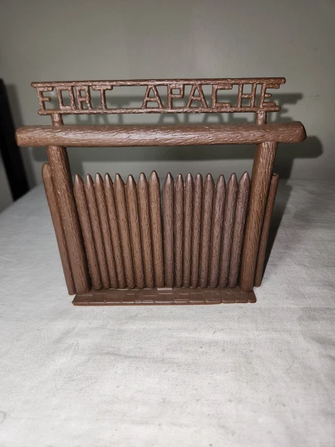 VINTAGE MARX TOYS Fort Apache Front Gates Complete Brown Hard Plastic £ ...