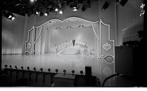 Host Bing Crosby With Dancers Performing On Tv The Hollywood Palace Old Photo 6 Eur 628