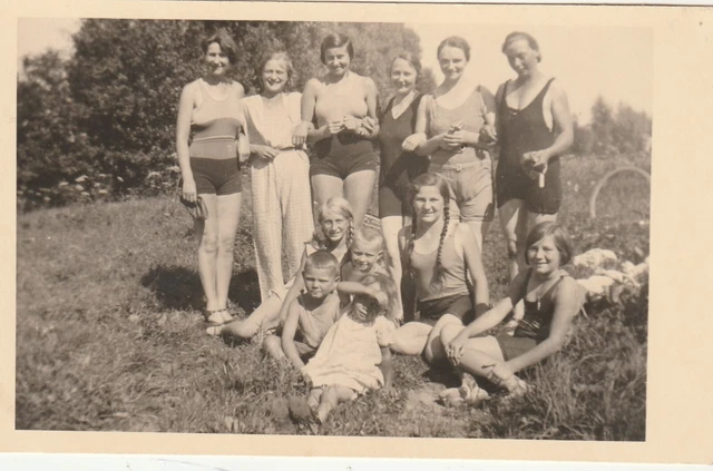 FOTO HÜBSCHES BDM Mädchen Zöpfe im Sportdress 30er Jahre EUR 12,49 ...