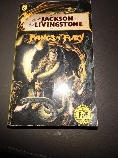 FIGHTING FANTASY BOOK 39 FANGS OF FURY Steve Jackson & Ian Livingstone ...