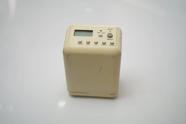 INTERMATIC HEAVY DUTY digital timer 24-hour programmable Light model ...