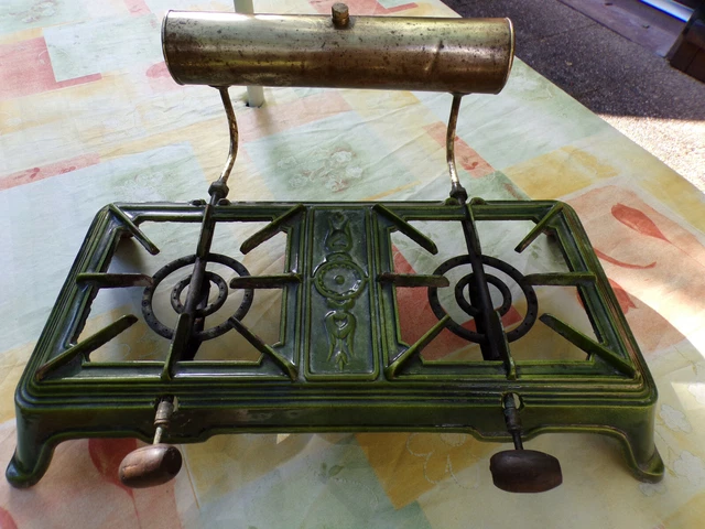RÉCHAUD ANCIEN,FONTE ÉMAILLÉE,1940-50,PÉTROLE,DEUX bruleurs,cuisine,art ...