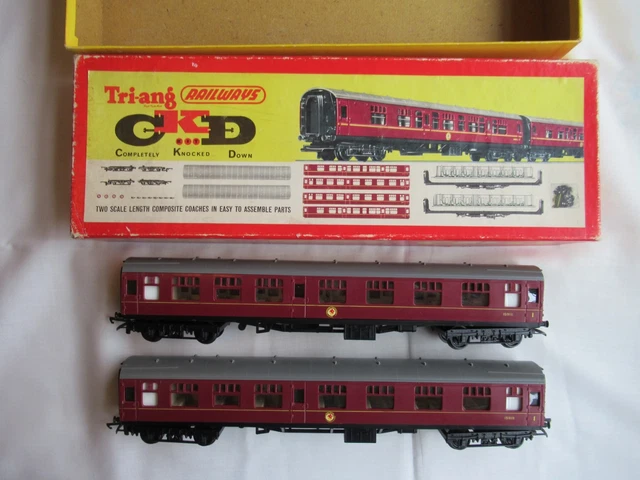 PAIR OF TRIANG 00 CKD Composite coaches very good condition. Boxed £16. ...