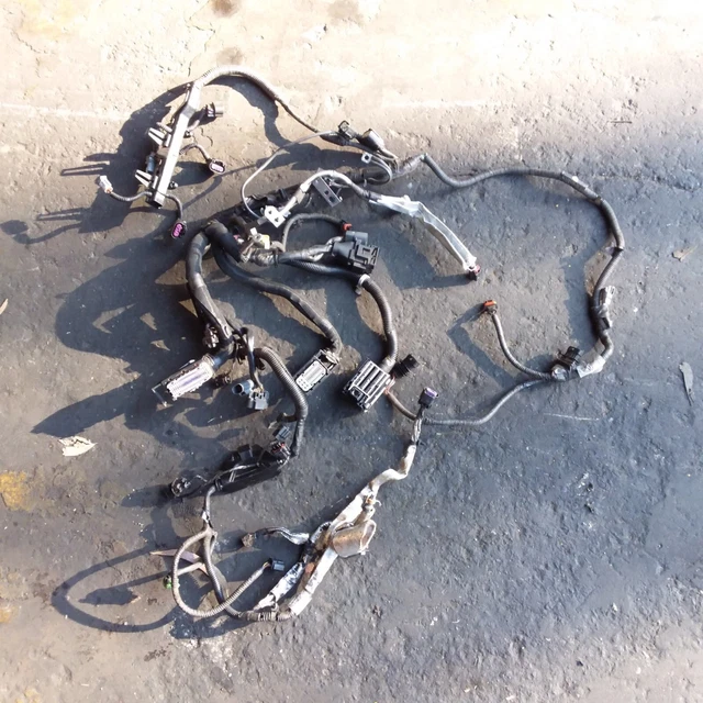 HOLDEN COMMODORE VE V6 Llt Manual Engine Bay Wiring Loom Harness $399. ...