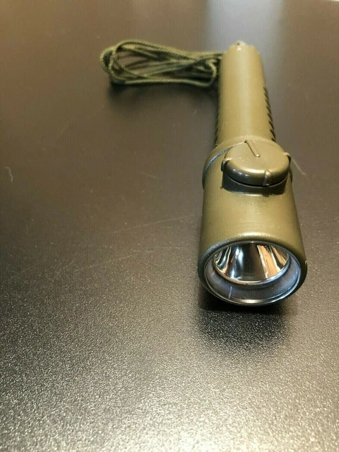 BRITISH ARMY PERSONAL combat map reading torch blue red light green £45 ...