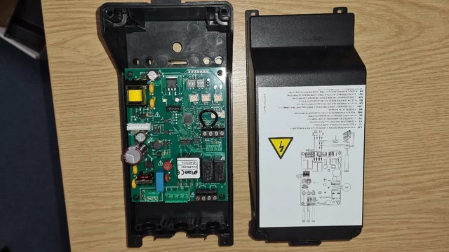 DAIKIN AIR CONDITIONING 300352P EC0609 Indoor Control Board PCB FDQ250B ...