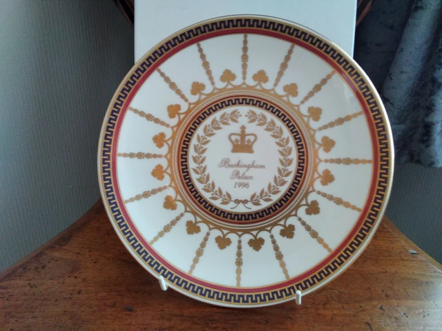 THE ROYAL COLLECTION Buckingham Palace Fine Bone China Plate 1996 With ... THE ROYAL COLLECTION Buckingham Palace Fine Bone China Plate 1996 With ...