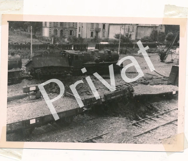 FOTO WK2 GEBIRGSJÄGER Kompanie 11/468 bombardierter Bahnhof Aillevillers M1.41 EUR 37,90 ...