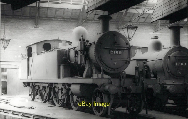 PHOTO 6X4 RAILWAY Steam Engine 2106 GWR 4-4-2 at Bourneville Shed c1935 ...