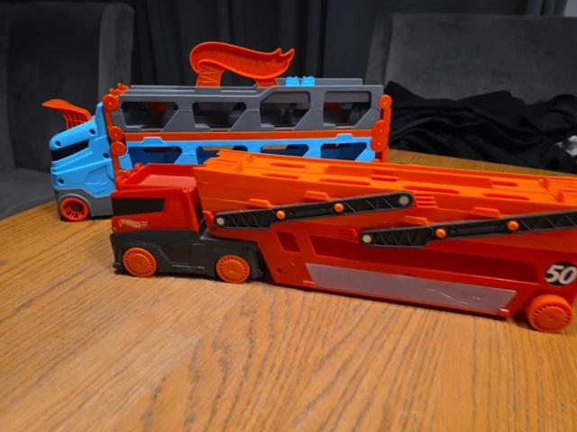 HOT WHEELS SPEEDWAY Hauler Transporter Lorry Storage Carrier And Mega ...