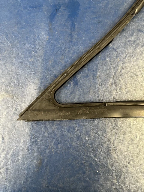 FORD ZA ZB Zc Zd Front Quarter Vent Window Rubbers Seals Pair Fairlane New $229.00 - PicClick AU