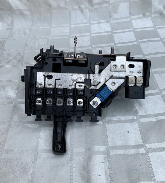 MERCEDES BENZ C W205 fuse box relay box FUSE relay box a2055402150 £47. ...