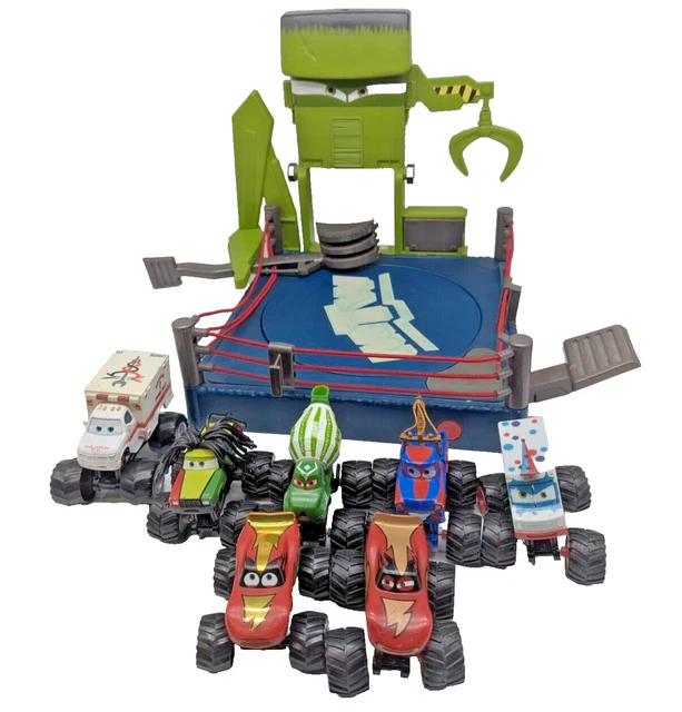 DISNEY PIXAR CARS Monster Truck Arena Frightening + 7 Trucks ...