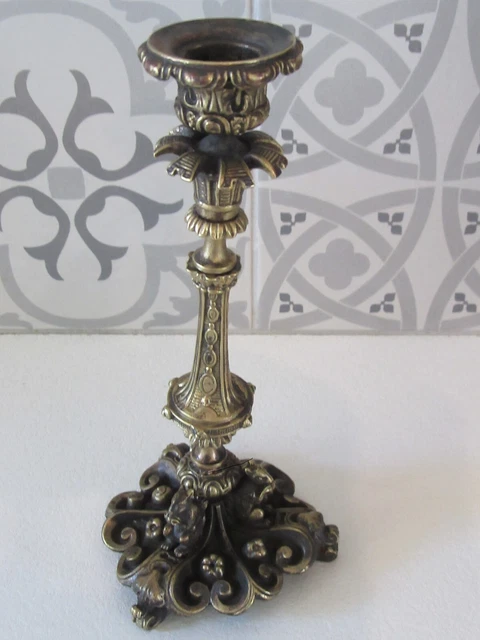 ANCIEN CHANDELIER OU bougeoir en bronze Epoque XIXème H 24 cm EUR 30,00 ... ANCIEN CHANDELIER OU bougeoir en bronze Epoque XIXème H 24 cm EUR 30,00 ...