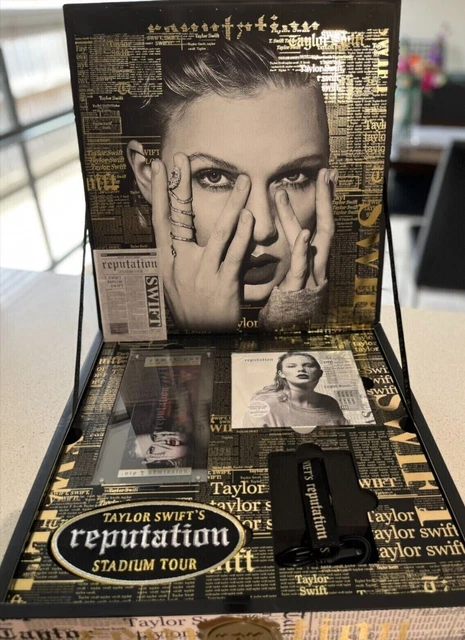 TAYLOR SWIFT VIP Reputation Stadium Tour Collectable Box. Book/CD ...