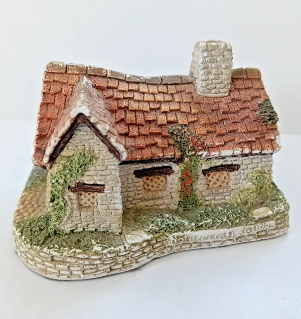 ENGLISH COTTAGE FIGURINE Peter Tomlins Naturecraft Spinney Cottage ...