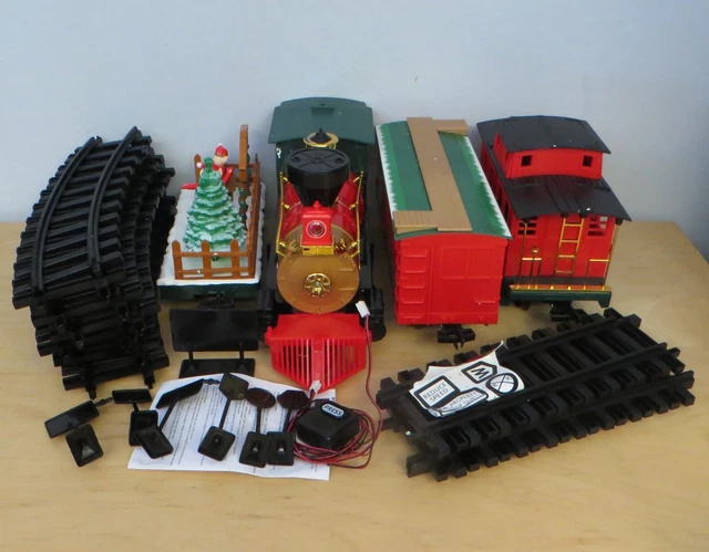 EZTEC HOLIDAY EXPRESS Christmas Train Set VGC £47.00 - PicClick UK