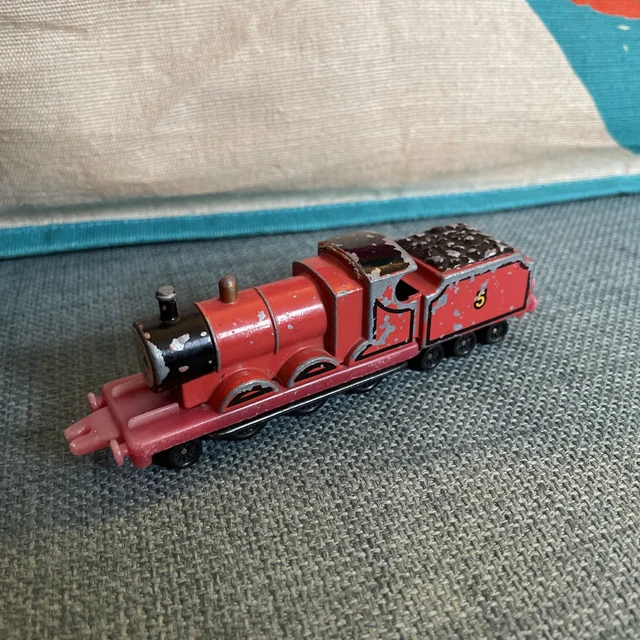 VINTAGE THOMAS THE Tank Engine Red Gordon Train Toy 5 £1.75 - PicClick UK