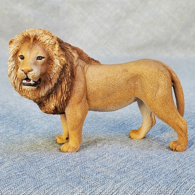 SCHLEICH AFRICAN ADULT Male Lion Realistic Animal Figure 2007 4" Long 3 ...