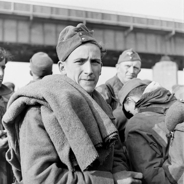 WW2 WWII PHOTO World War Two German Soldiers Prepare for Surrender ...
