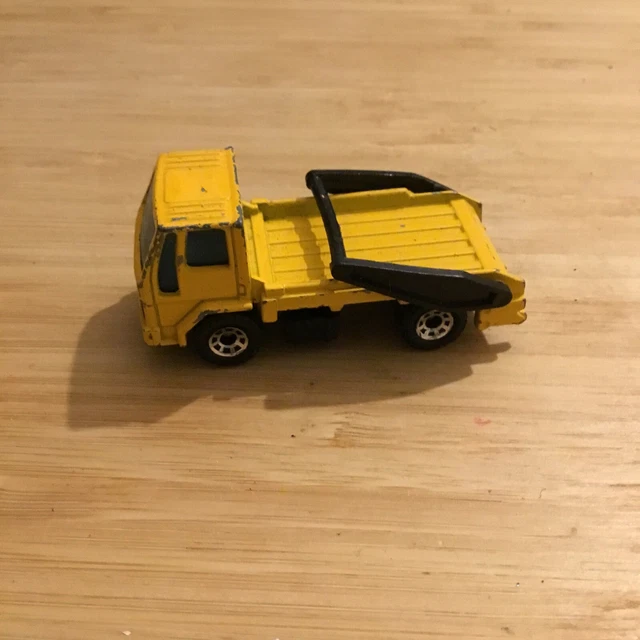 MATCHBOX FORD CARGO Skip Truck Yellow 1986 Dimensions 1:74 Diecast Toy ...