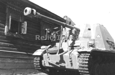 WW2 PICTURE PHOTO German soldiers loading a machine gun onto a Tank ...