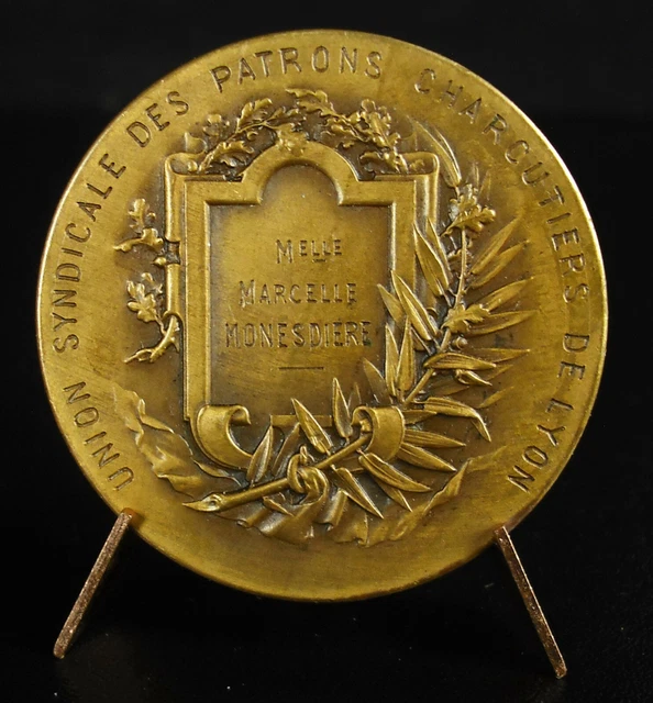 MEDAL UNION DES patrons butchers de Lyon à Melle Marcelle Monesdière ...