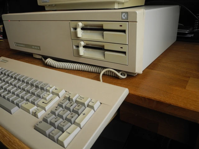 COMMODORE PC10-II / PC10 Retro PC mit Tastatur , aktuell getestet PC 10 ...
