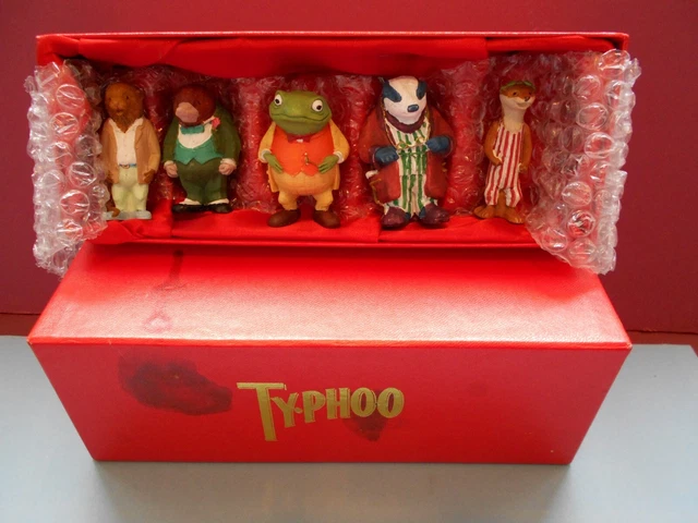 1995 TYPHOO 5 Piece Wind in the willows, hand painted figures, boxed. £ ...