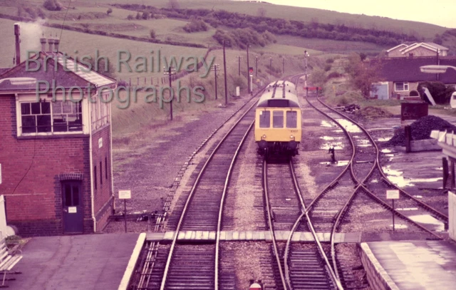 35MM SLIDE BR British Railways Class 117 DMU at Maiden at Newton Signal Box 1983 EUR 5,82 ...