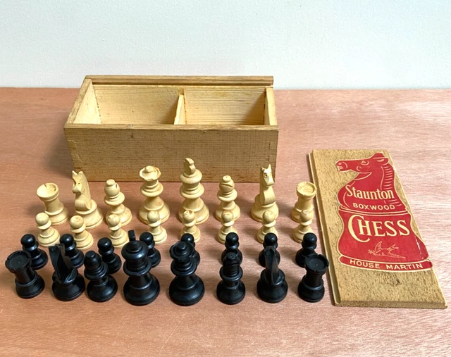 VINTAGE STAUNTON BOXWOOD Chess Set Pieces in Original Wooden Box ...