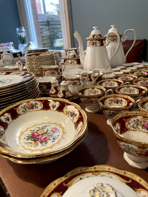ROYAL ALBERT LADY Hamilton, 1960s Complete Dinner Set, 169 peices £999. ...