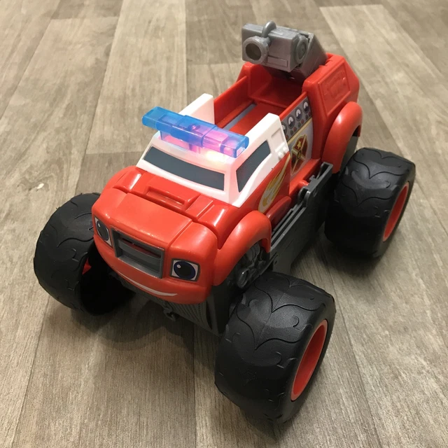 BLAZE AND THE Monster Machines Transforming FIRE TRUCK BLAZE Light ...