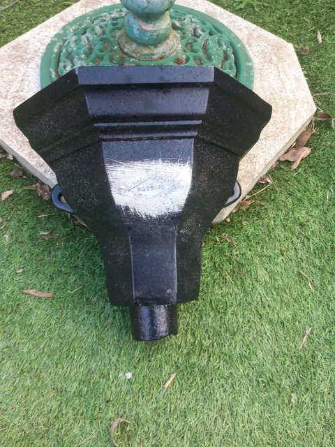 ANTIQUE VINTAGE GUTTER Cast Iron Rainwater Hopper Gully Garden Planter ...