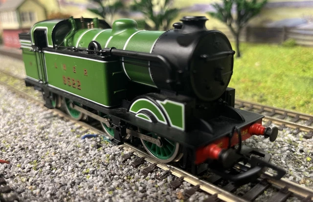 AIRFIX 54154 L N E R N2 9522 0-6-2 Steam Tank Engine 00 Gauge Boxed £8. ...