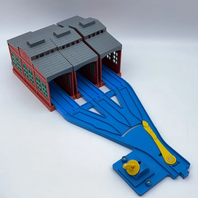 THOMAS TOMY TRACKMASTER Engine Sheds 3 Way Switch Track Tidmouth ...