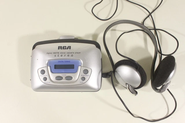 RCA RP-1874 B, AM/FM radio/cassette walkman. (ref G 609) $18.74 ...