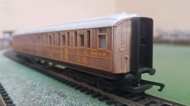 HORNBY OO GAUGE R4063 LNER Gresley Teak Brake Composite Coach, 5547 ...