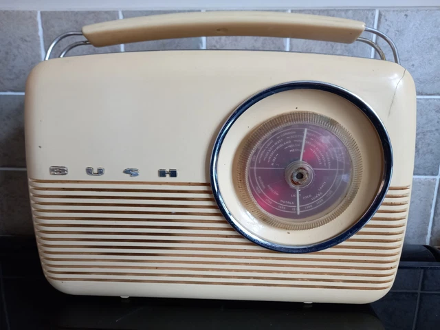 VINTAGE 1960S BUSH TR82D Battery Wireless Cream Transistor Radio £11.49 ...