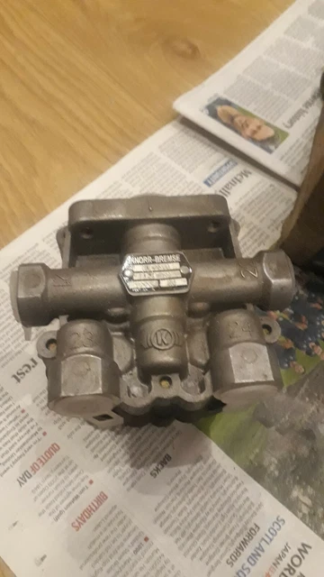 DAF SAFETY VALVE brake part 1367504 truck lorry £29.99 - PicClick UK