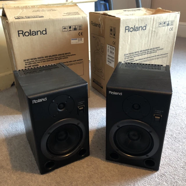PAIR OF ROLAND Bi-amp Monitor Ds-5 Digital Speakers COMPLETE IN BOXES £ ...