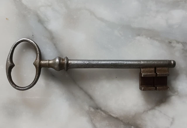 ANCIENNE GRANDE CLÉ En Fer Forgé, Clef De Porte . 15 cm. Panneton en ...