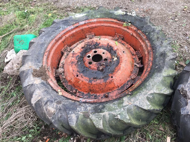 FORDSON MAJOR SUPER & Power Major rear Wheel Tractor E1ADKN3600AA £150. ...