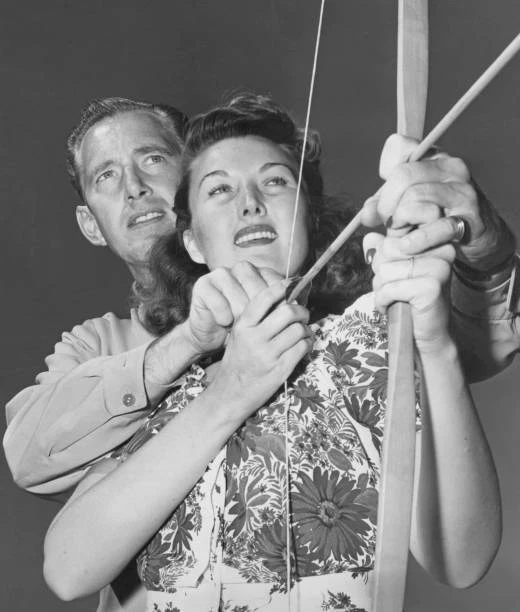 AMERICAN SINGER AND Film Actress Ginny Simms 1947 OLD PHOTO $9.00 ...