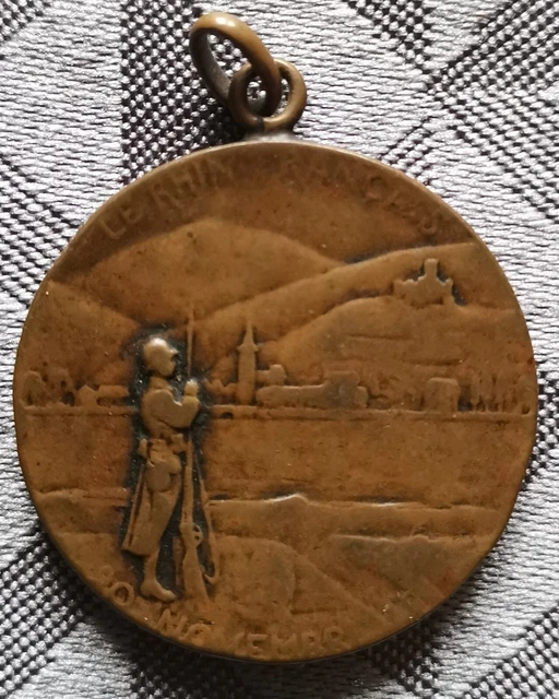 RARE INSIGNE MILITAIRE ° pucelle 1918 154° Division Médaille Alsace WW1 ...
