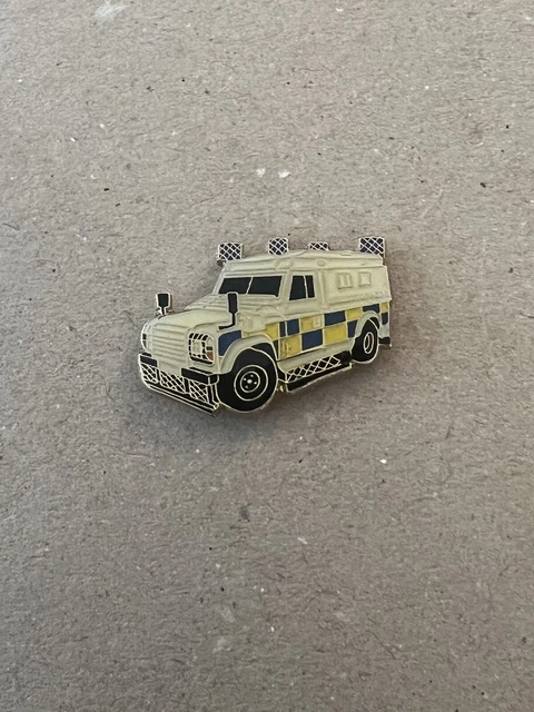 ROYAL ULSTER CONSTABULARY Police Armoured Land Rover Hotspur tie tac ...
