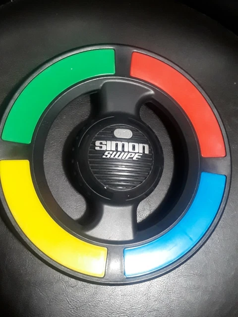 SIMON SAYS SWIPE Electronic Handheld Memory Game Toy Hasbro 2013 Family ...