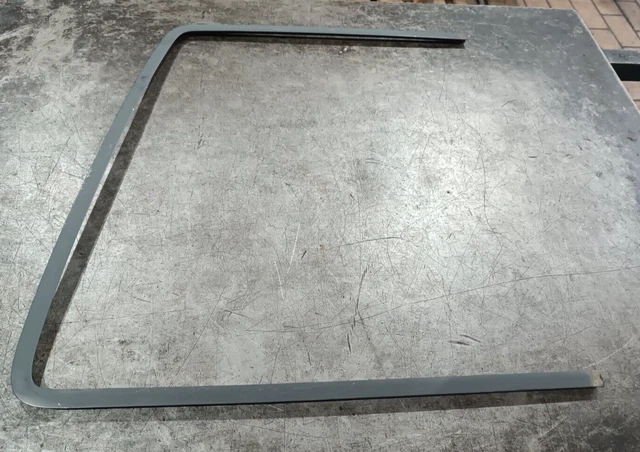 ORIGINAL MERCEDES-BENZ W124 Estate molding frame rear window left £59. ...